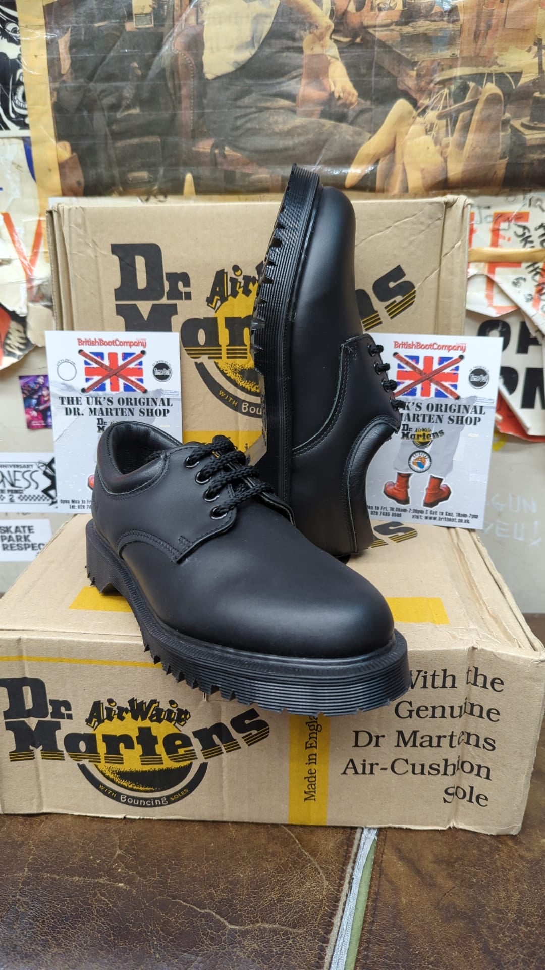 DR MARTENS ROYAL MAIL PREMIUM MADE IN ENGLAND 4 HOLE PADDED SHOE ...