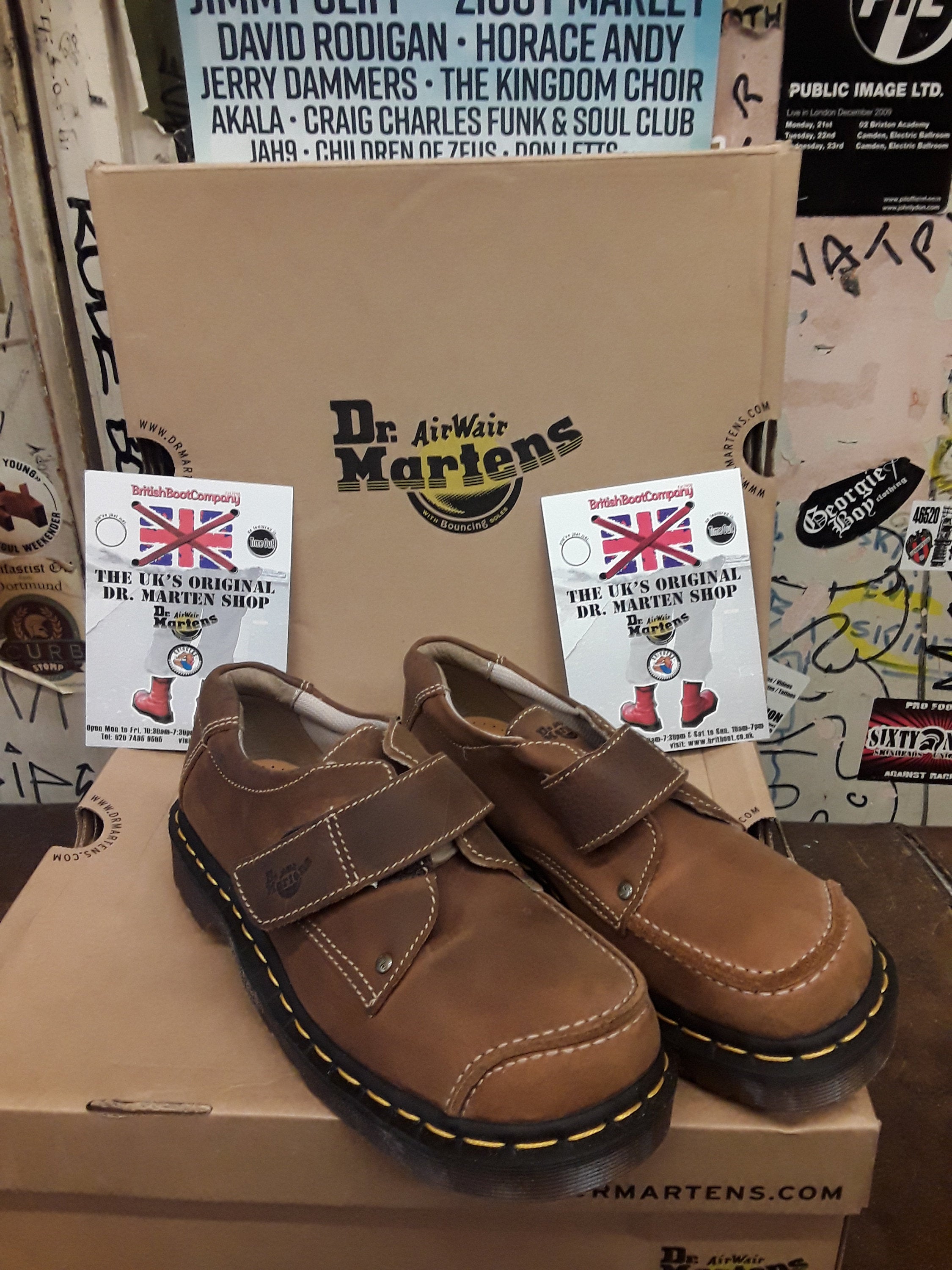 Dr Martens 6p35 Tan Buckskin Velcro Strap Shoe Size 5
