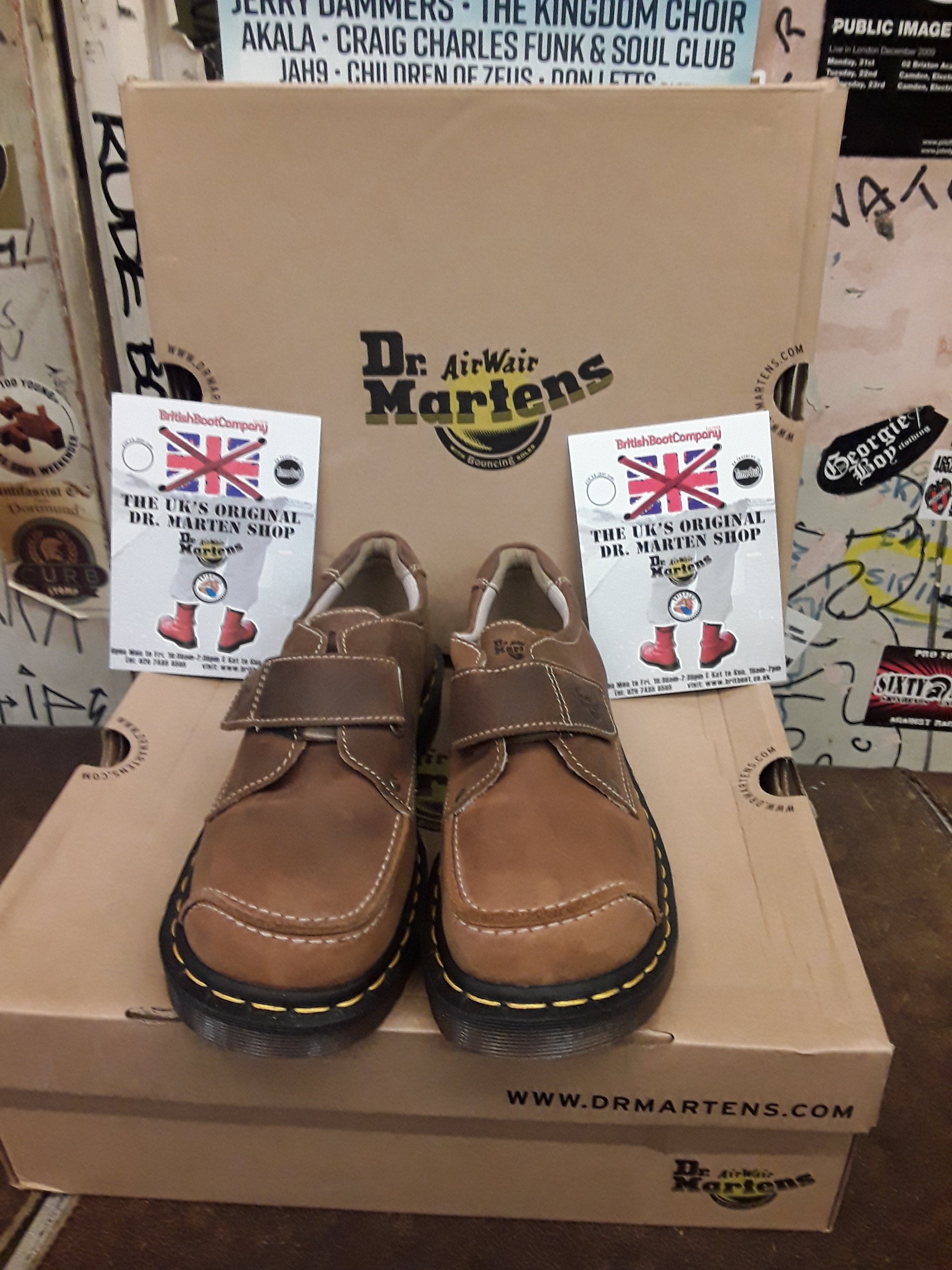 Dr Martens 6p35 Tan Buckskin Velcro Strap Shoe Size 5