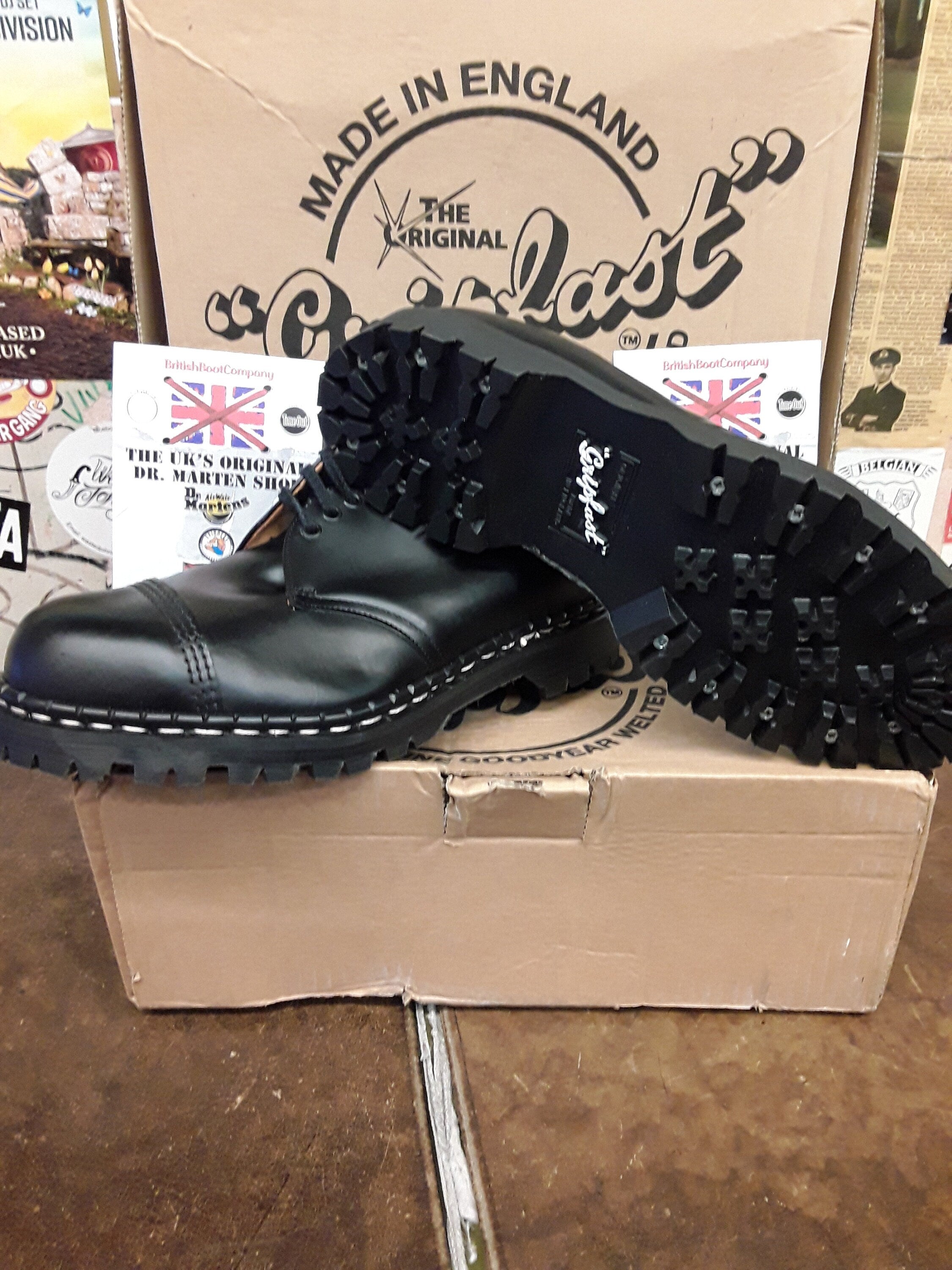 Original Gripfast Made in England 3 Hole Shoe Various Sizes