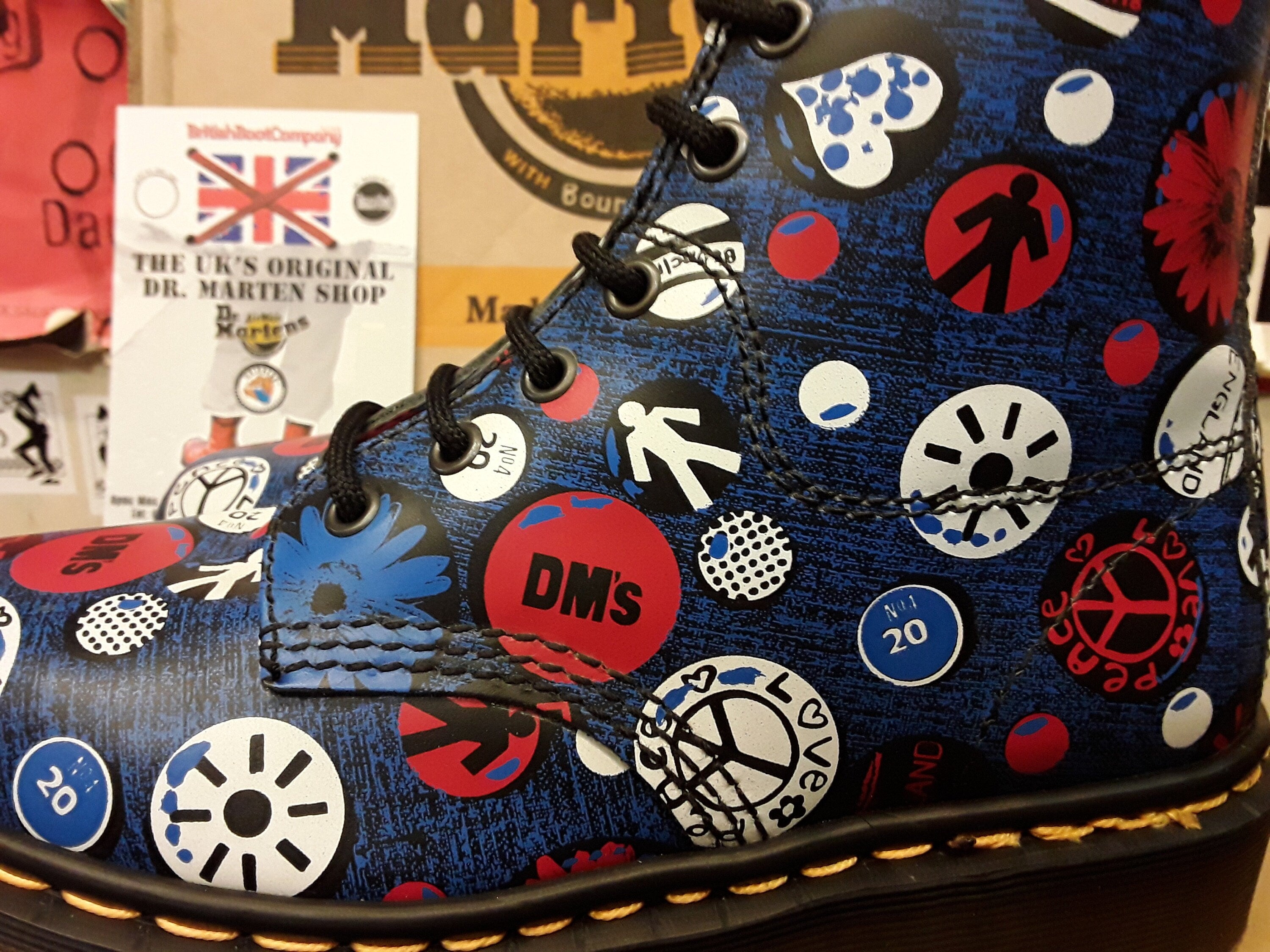 Dr Martens, Limited Edition 6 hole Peace and Love, Made in England