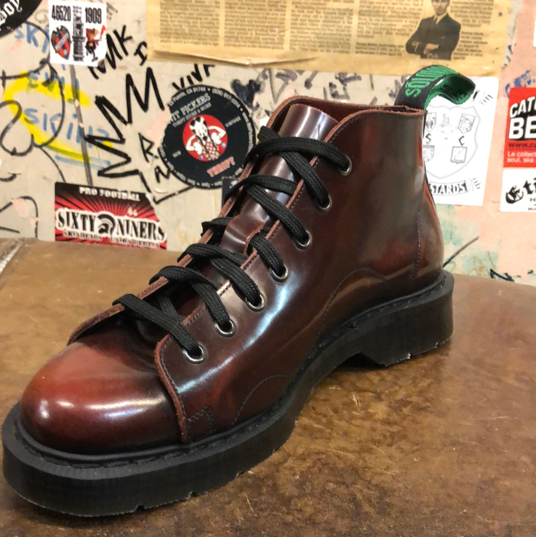 SOLOVAIR - BURGUNDY RUB OFF HI-SHINE MONKEY BOOT - BLACK SOLE (7 EYELET)