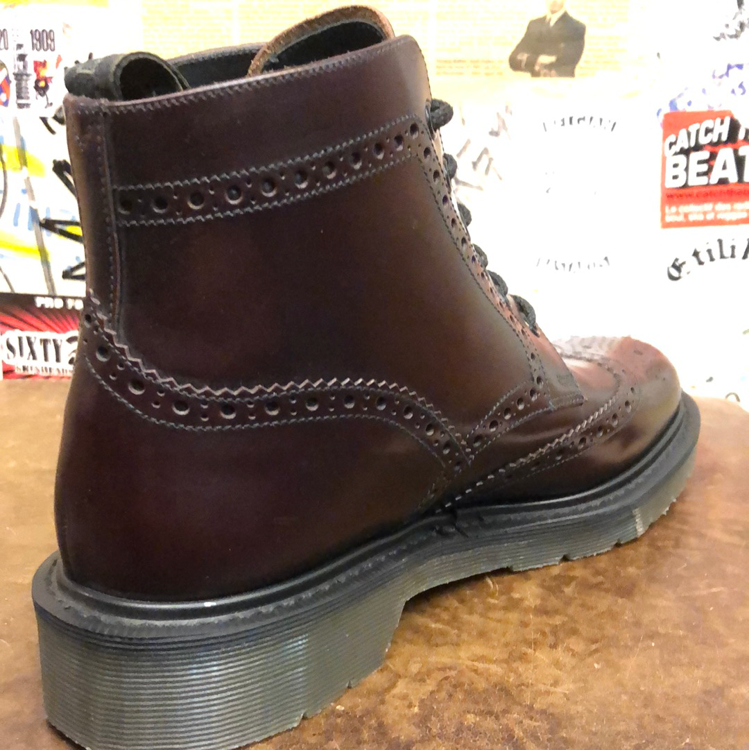 LOAKE - OXBLOOD SMOOTH LEATHER BROGUE BOOT (860)